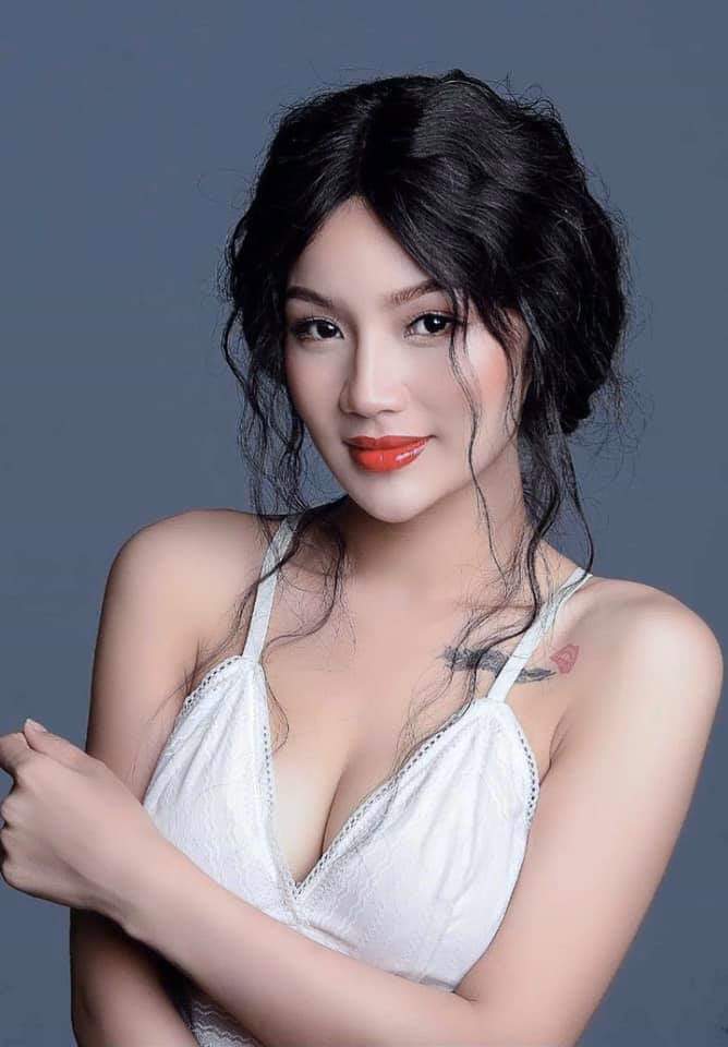 မ အချစ်ကမောင်လေးတွေအတွက်သီးသန့်ပါဆိုတဲ့ မော်ဒယ်သဇင်ဦး - Myanmarload