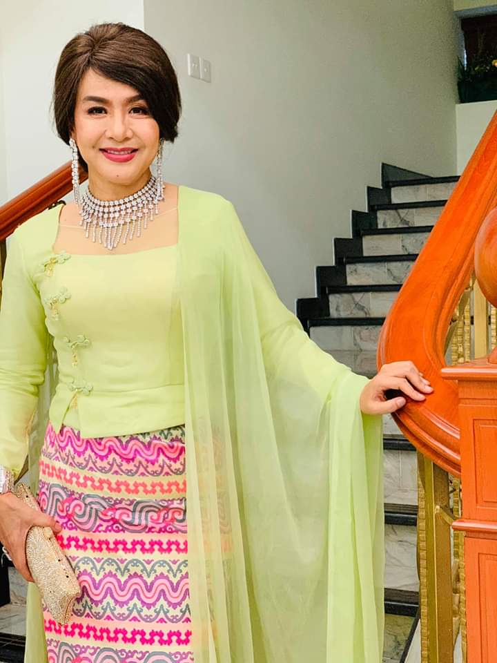 ခွဲစိတ်မှုပြုလုပ်ပြီးနောက်ပိုင်းမှာ နဂိုရုပ်လေးမပျောက်ဘဲ အရင်ကထက်ပိုလှလာတဲ့ မျက်နှာလေးကိုပြသလိုက ...