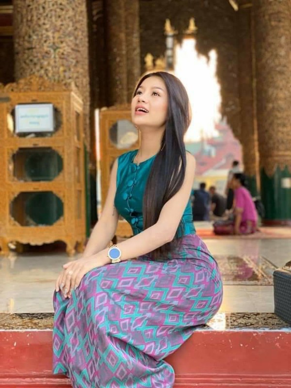 မင်္ဂလာရှိတဲ့မြန်မာတို့ရဲ့နှစ်ဆန်းတစ်ရက်နေ့မှာ ပရိသတ်တွေကို ဆုမွန်ကောင်းတောင်းပေးလိုက်တဲ့ သဇင်ဦး ...