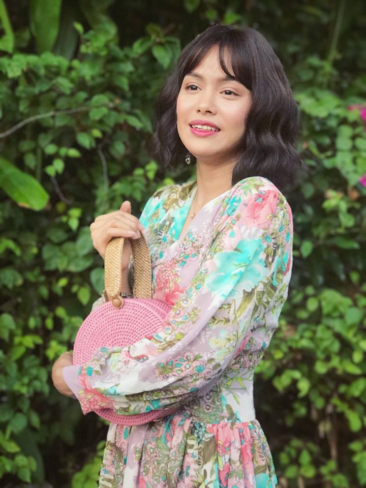 အထာကျကျ ဝိုင်သောက်နေရင်းကနေ ချက်ချင်းရုပ်ပြောင်ကြီး လုပ်ပြလိုက်တဲ့ ...