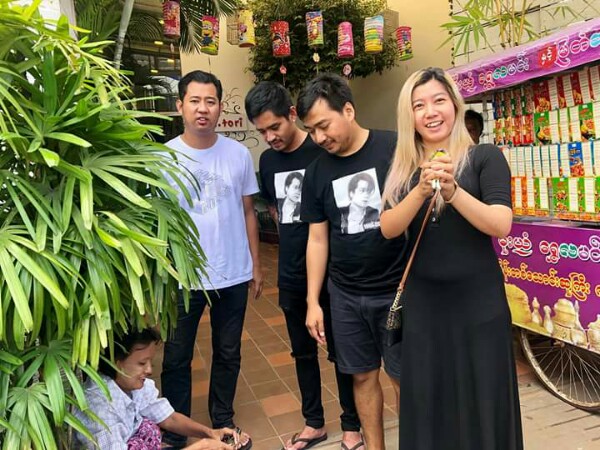 မင်းသွေးအတွက် စုပေါင်းကုသိုလ်ပြုခဲ့ကြတဲ့ ချစ်သူငယ်ချင်းကြီးတွေ ...