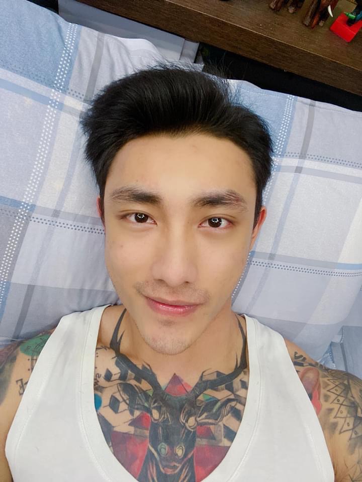 ကြည့်ရှုသူတွေများပြားခဲ့တဲ့ မင်းသားချောလေး တိုင်ရွန်ရဲ့ အမိုက်စားဆော့ပ ...