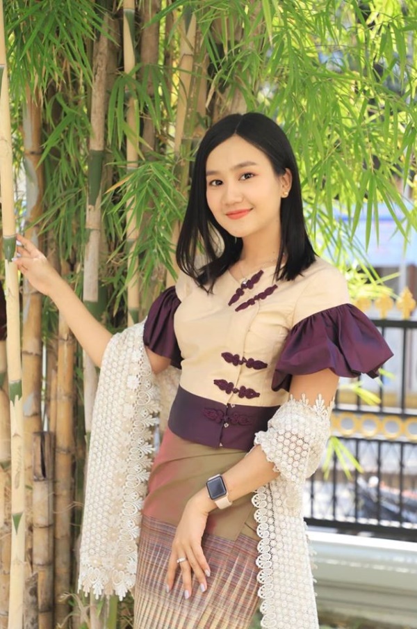 ယဉ်ယဉ်လေးနဲ့ကျက်သရေရှိရှိလှနေတဲ့ မင်းသမီးချောလေးနန်းစန္ဒာလှထွန်း ...