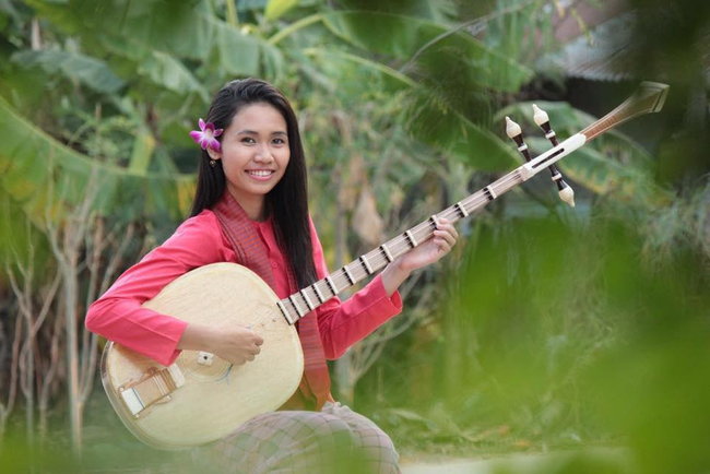 អបអសាទរ ! ថ្ងៃនេះ ខួប៣ឆ្នាំនៃការដាក់បញ្ចូលចាប៊ីដងវែង ...