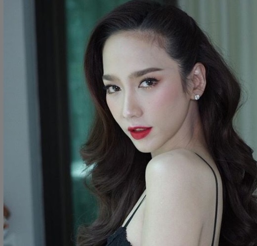 សម្រស់របស់ Aum patcharapa ពេលកាត់សក់ខ្លី នៅតែឃើញក្មេងដដែល! - Khmerload