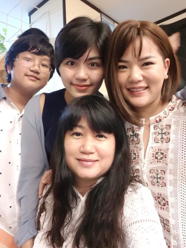 မဟာသွံသာရဆုတောင်းပြည့်ဘုရားသွားဖူးခဲ့တဲ့ စိုးပြည့်သဇင်နဲ့ စန္ဒီမြင့်လွင်တို့ဇနီးမောင်နှံ