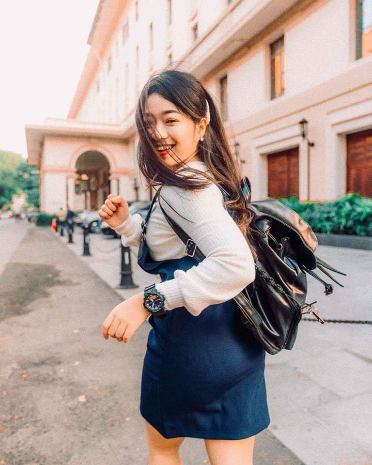 အသည်းတွေယားလောက်အောင် ချစ်စရာကောင်းတဲ့ ပုံစံလေးနဲ့ Tik Tokလေးဆော့ကစားနေတဲ့ ယဉ်လက်ရဲ့ ဗီဒီယိုဖိုင ...